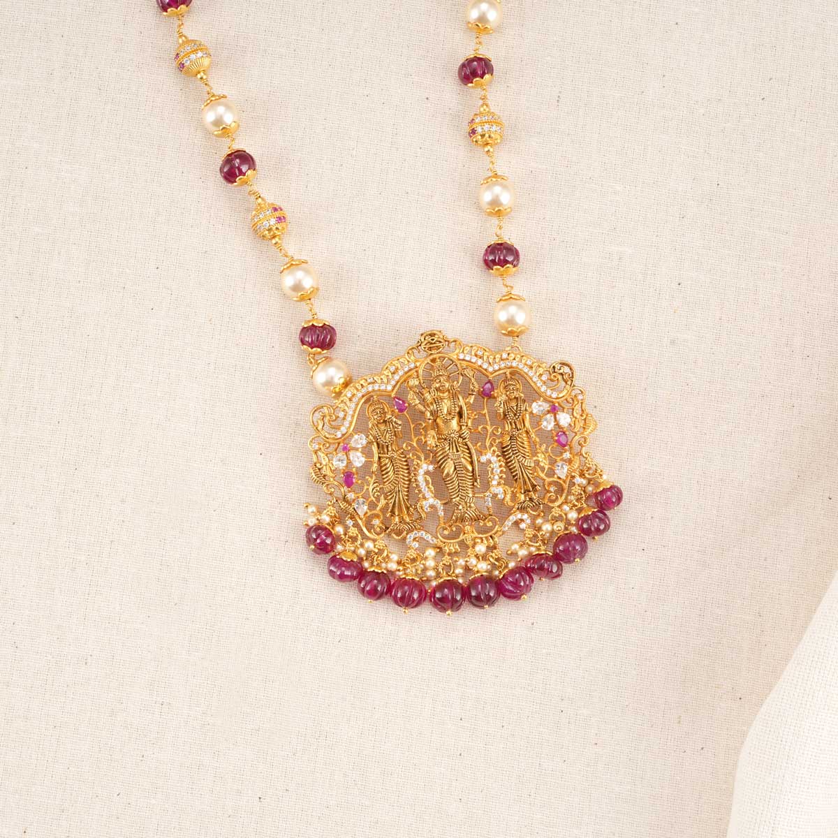 Raman Chain With Pendant – The Amethyst Store
